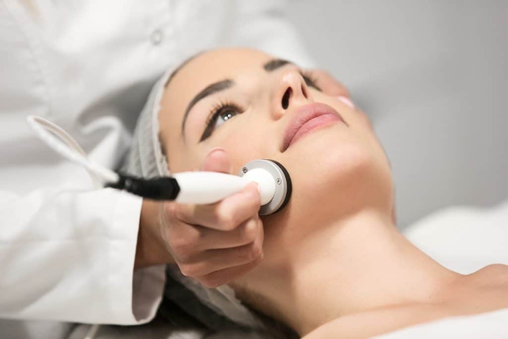 How does radio frequency for skin tightening work?